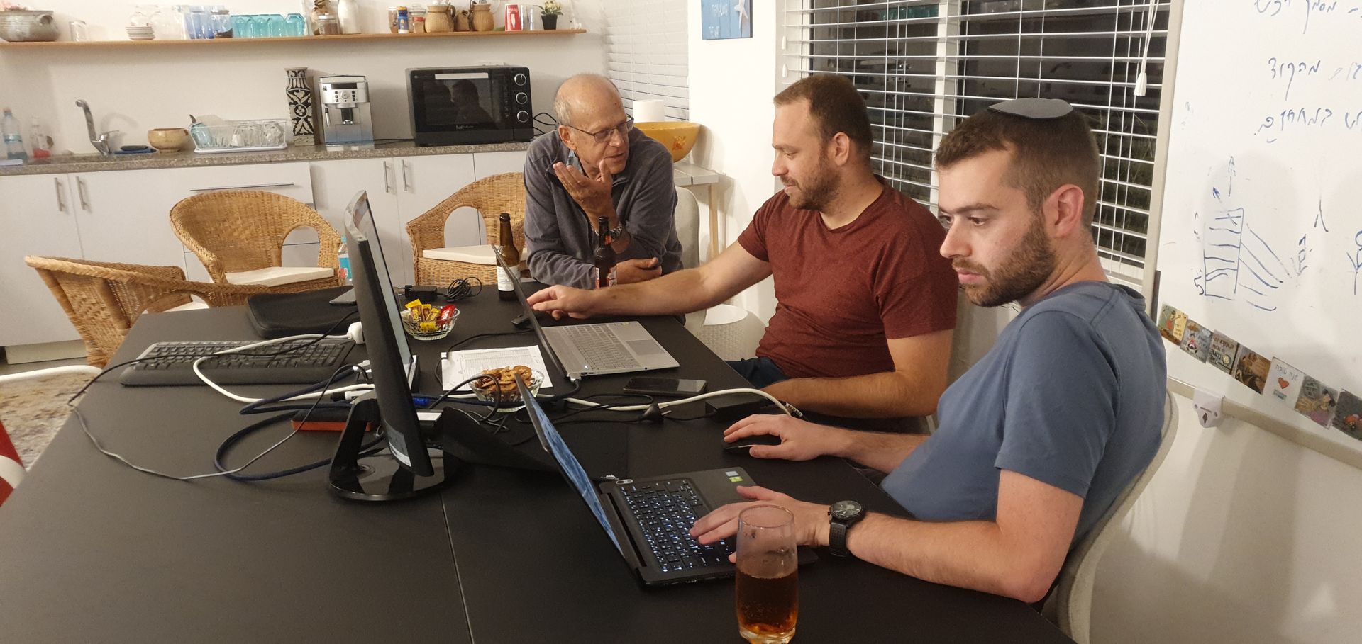 מי אנחנו | Layline tech